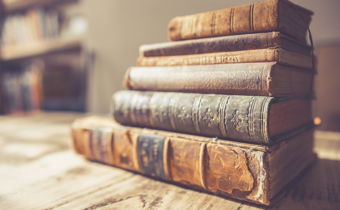 Comparing Textbooks to Living Books - Sabbath Mood Homeschool